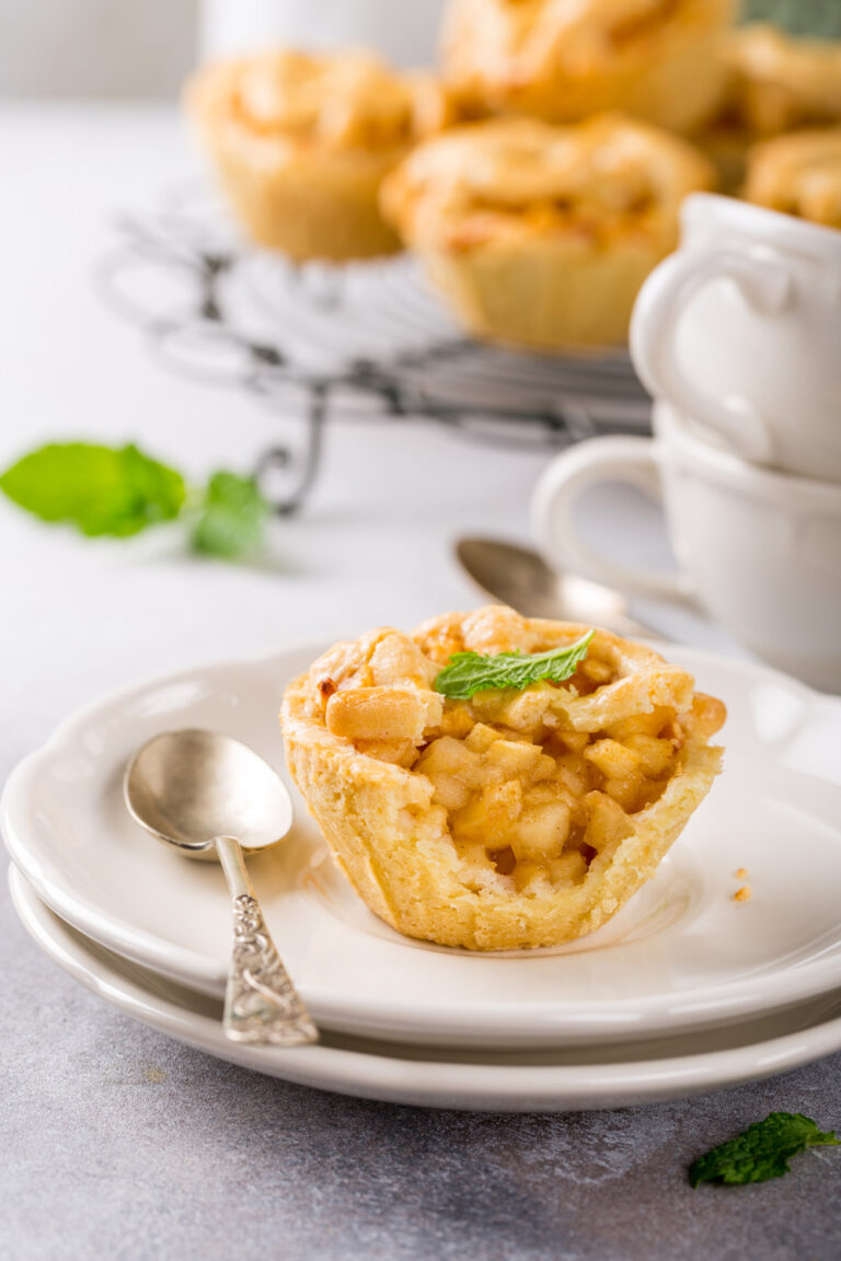 Easy Mini Apple Pies Recipe | Perfect for Any Occasion